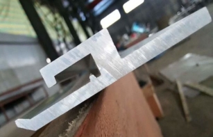 Paper Machine Fixing Blade Holder